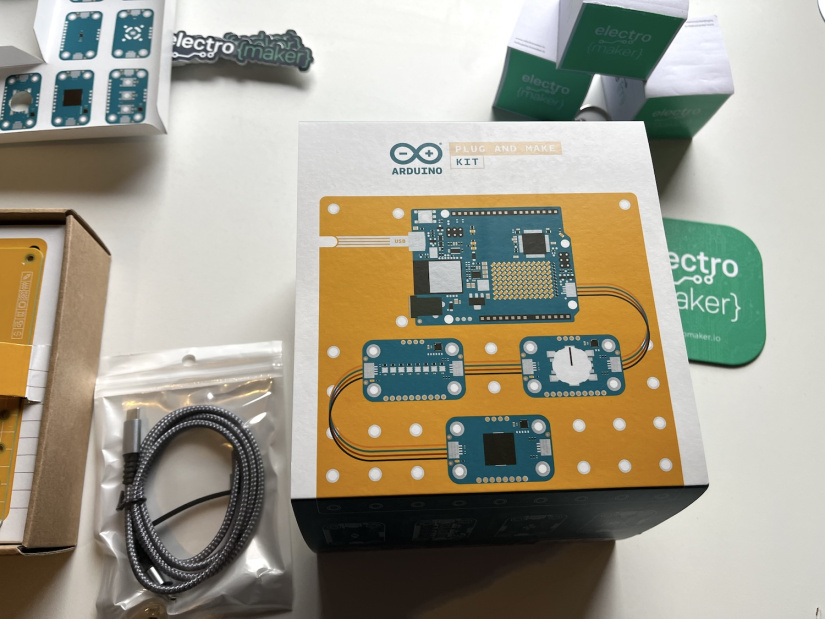 Arduino Plug-and-Make Kit Review: A Simplified Approach to Learning Electronics